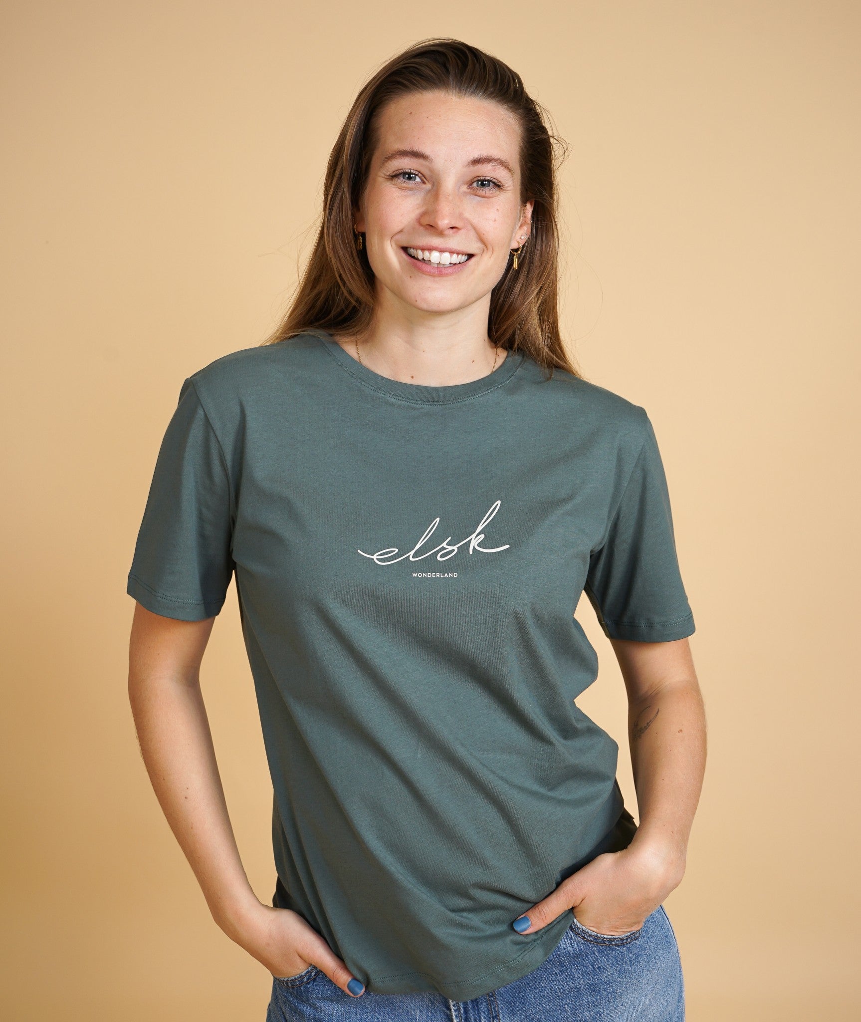 ELSK SIGNED WOMEN'S CASUAL T-SHIRT | designet med mening - produceret ...