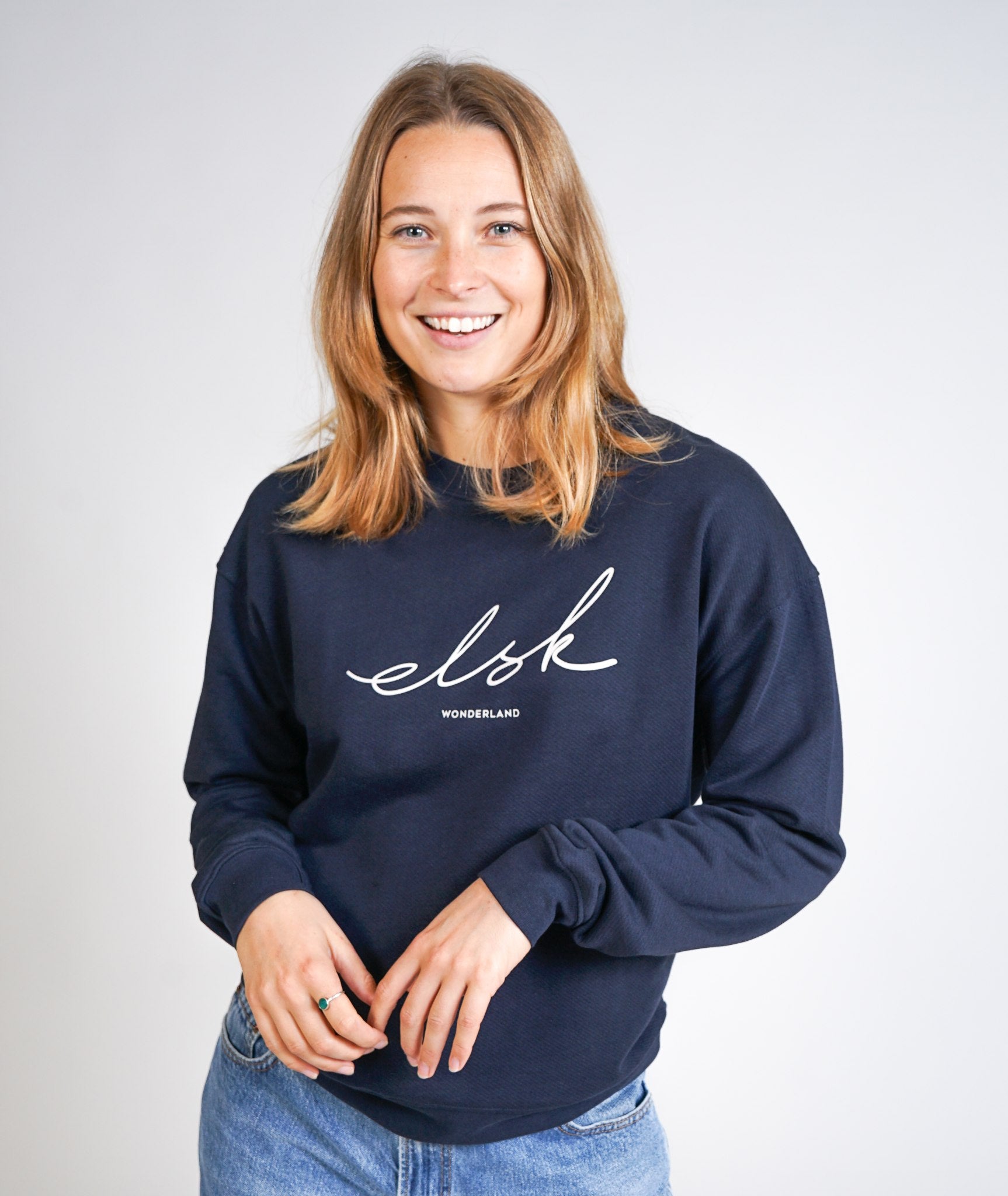 ELSK SIGNED WOMEN'S SKYUM CREWNECK | designet med mening - produceret ...